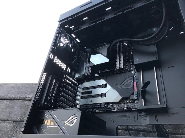 Review: ASUS ROG Strix Helios - TechGaming