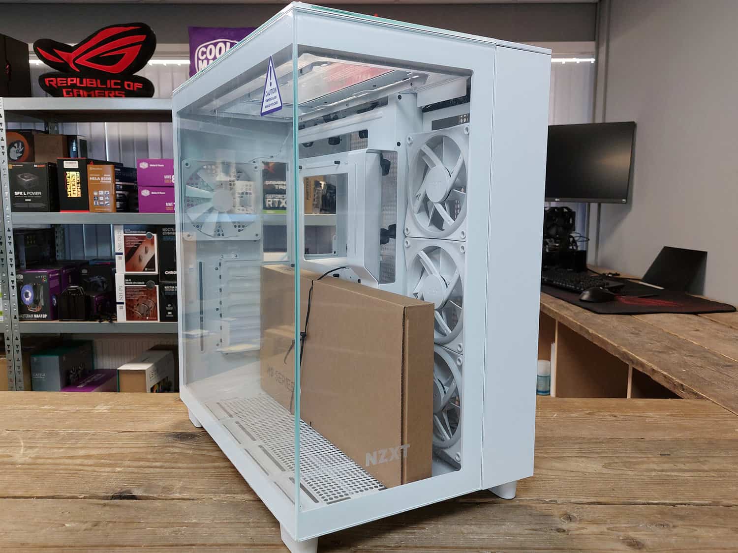 NZXT H9 Elite review (Mat Wit) - TechGaming