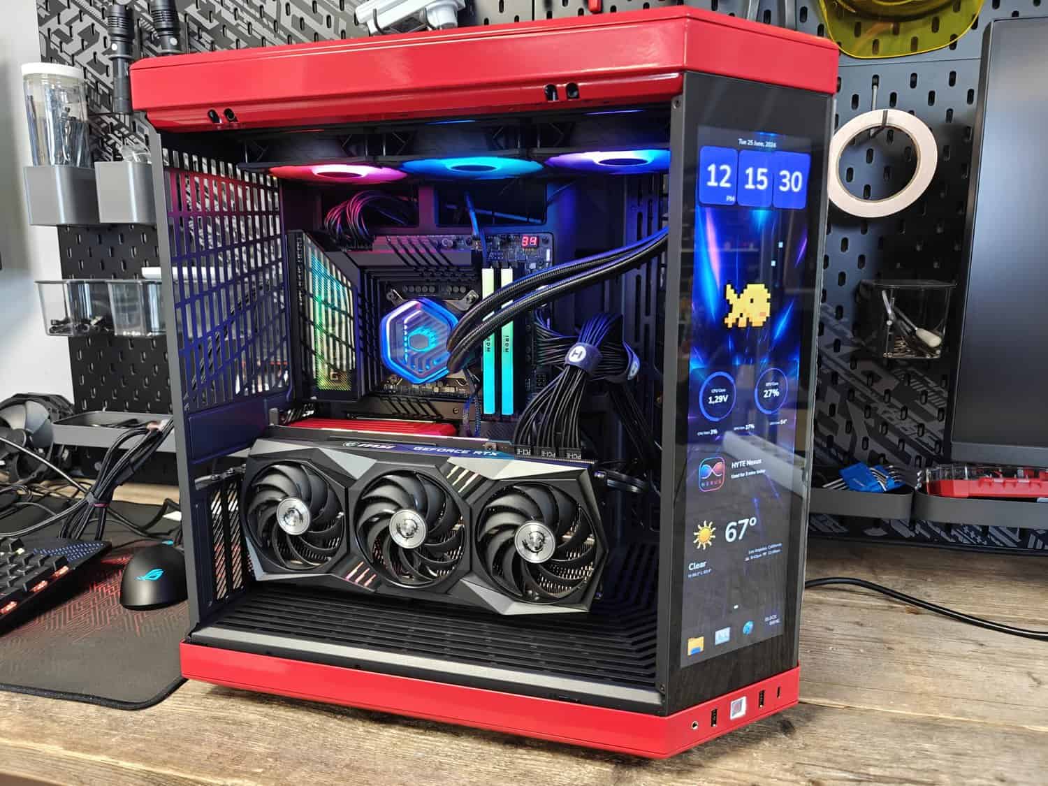 Hyte Y70 Touch Black Cherry - TechGaming